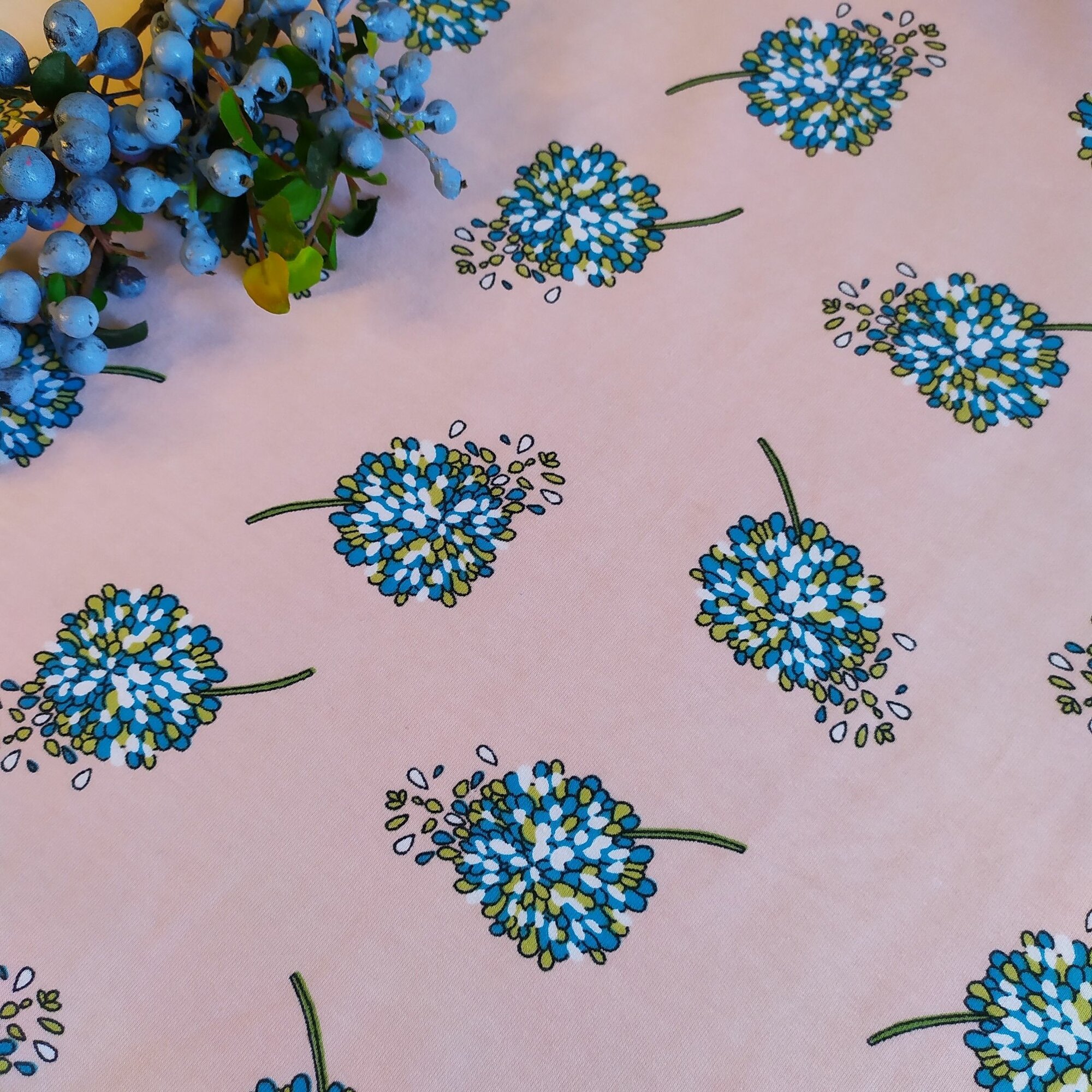 Футер 2х нитка с лайкрой "гортензии на розовом" 180см, высота 80см