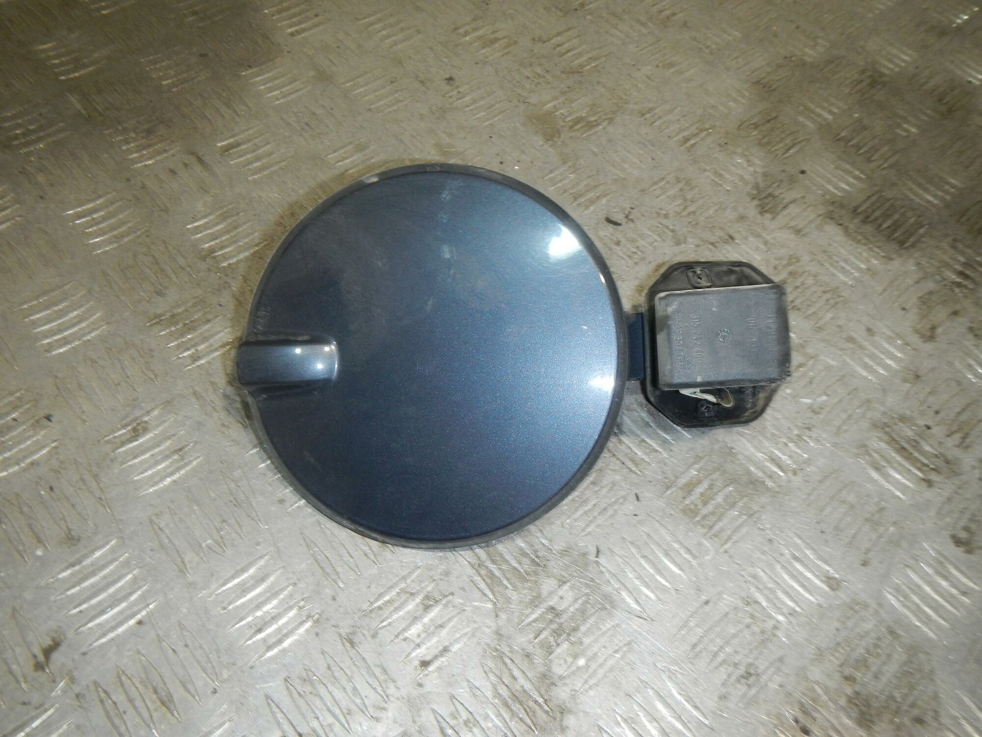 Б/У Лючок бензобака, Opel (Опель)-ASTRA H (04-) OPEL ASTRA H (04-) царапины. 485845 GENERAL MOTORS арт. 13296262