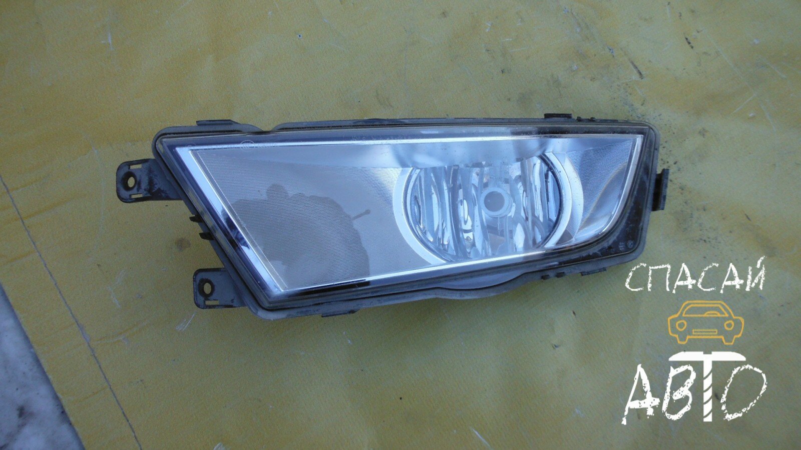 Фара противотуманная Octavia (A7) Skoda 5E0941699D