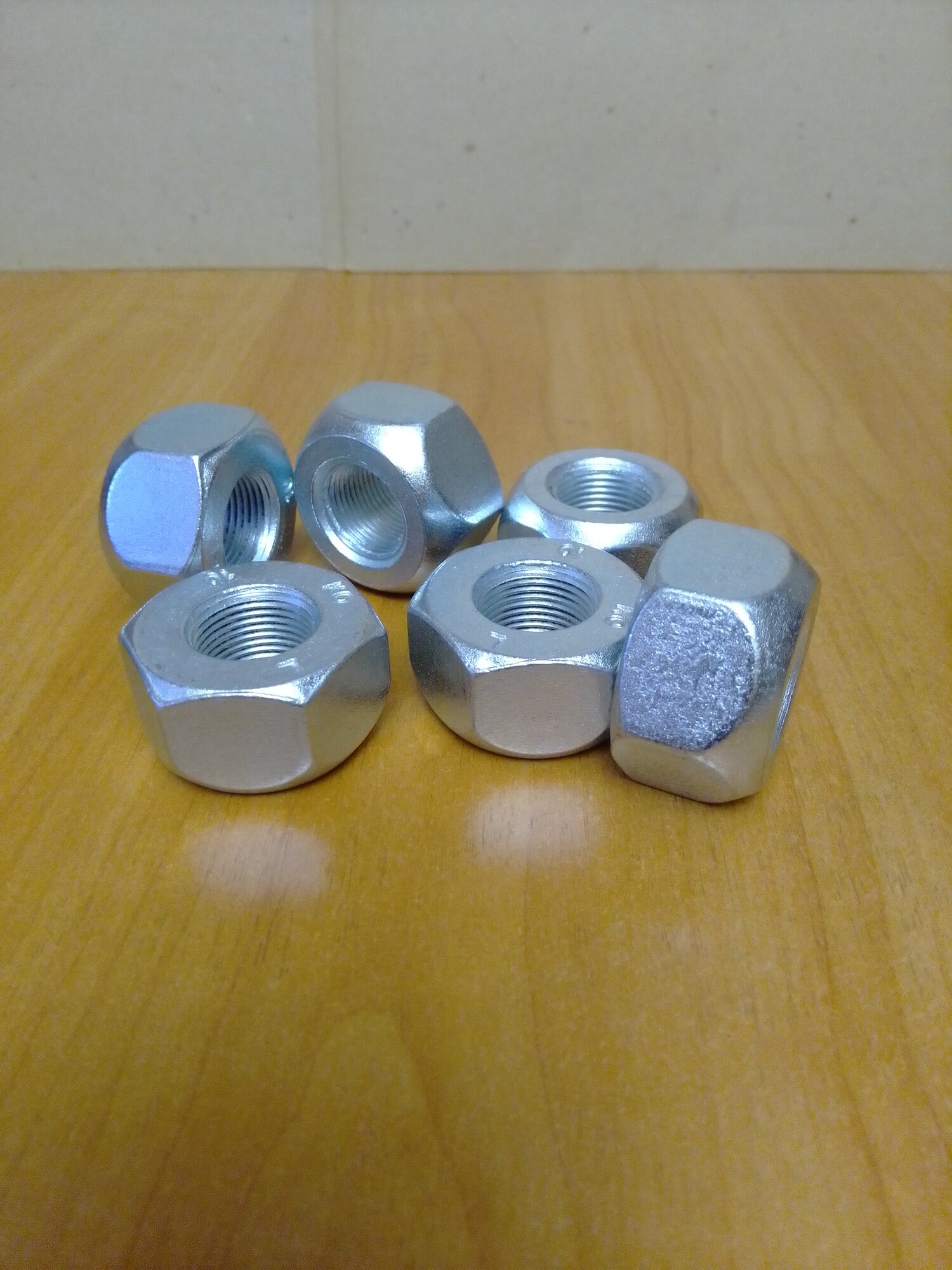 Гайка колеса М20х1.5 для автомобилей ЗИЛ-130, ГАЗ-53, ГАЗ-3307, урал передняя левая резьба . Комплект 6 штук. Крепкий Орешек