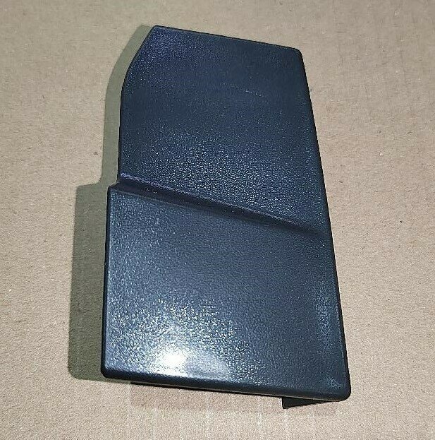 Накладка корпуса правой фары (аналог) Volvo (Вольво) FH13 13-19 (82453926)