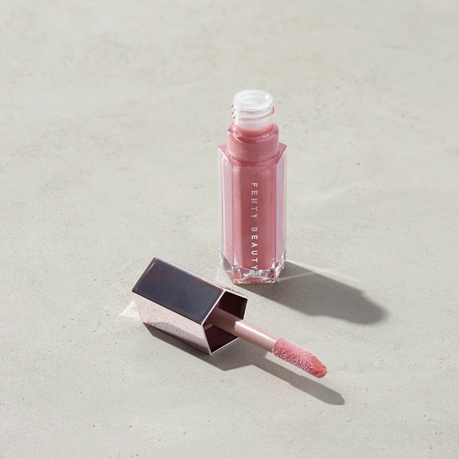 Блеск для губ Fenty Beauty GLOSS BOMB UNIVERSAL LIP LUMINAZER - FU Y 02