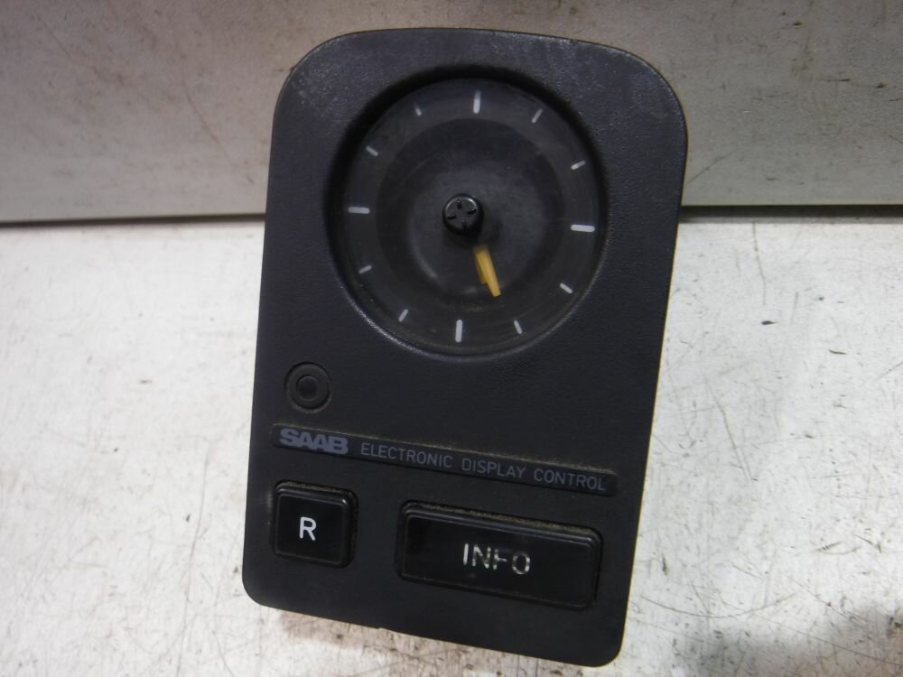 Часы Saab 9000 CS 9513334