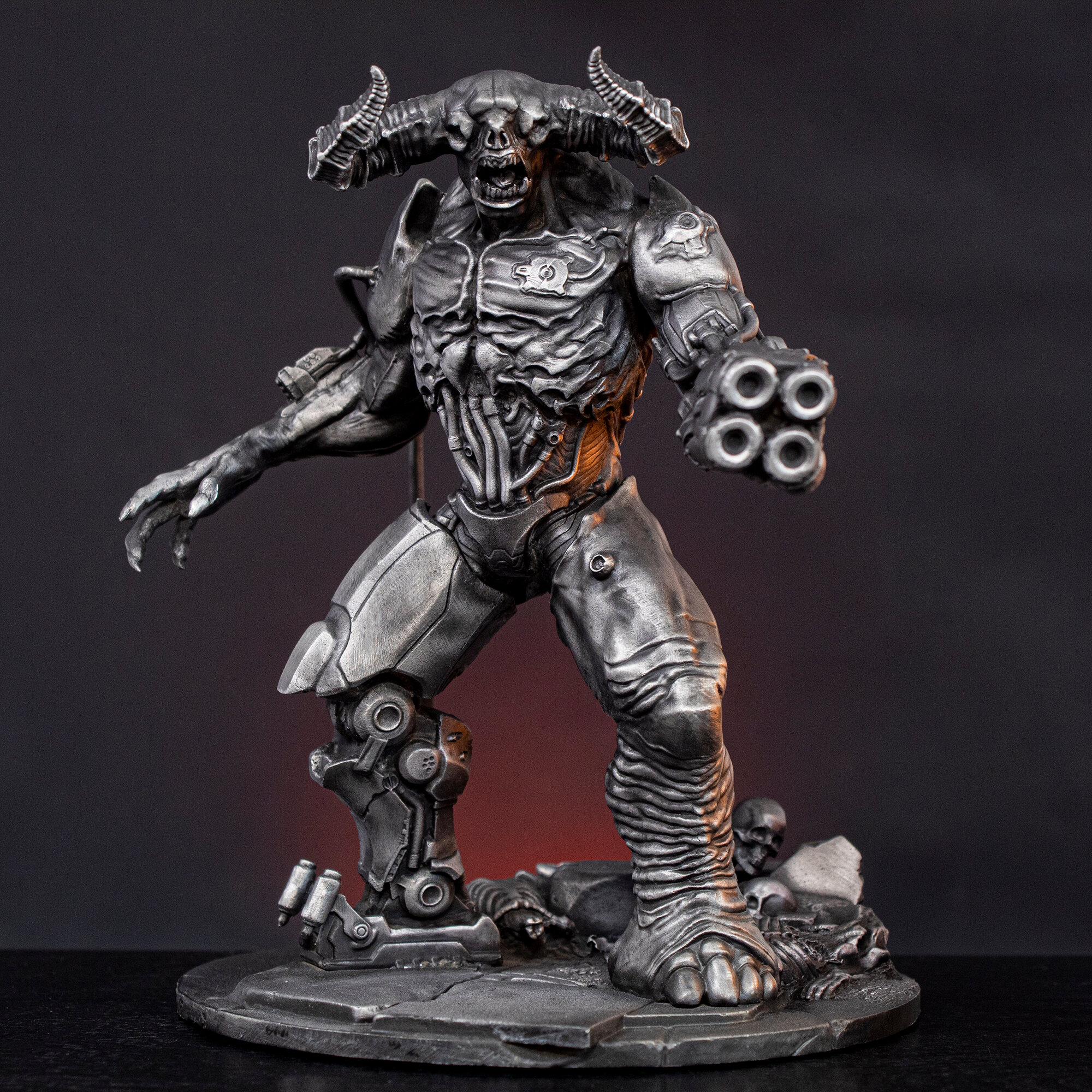 Тиран демон металлическая коллекционная фигурка ДУМ / Tyrant DOOM Eternal