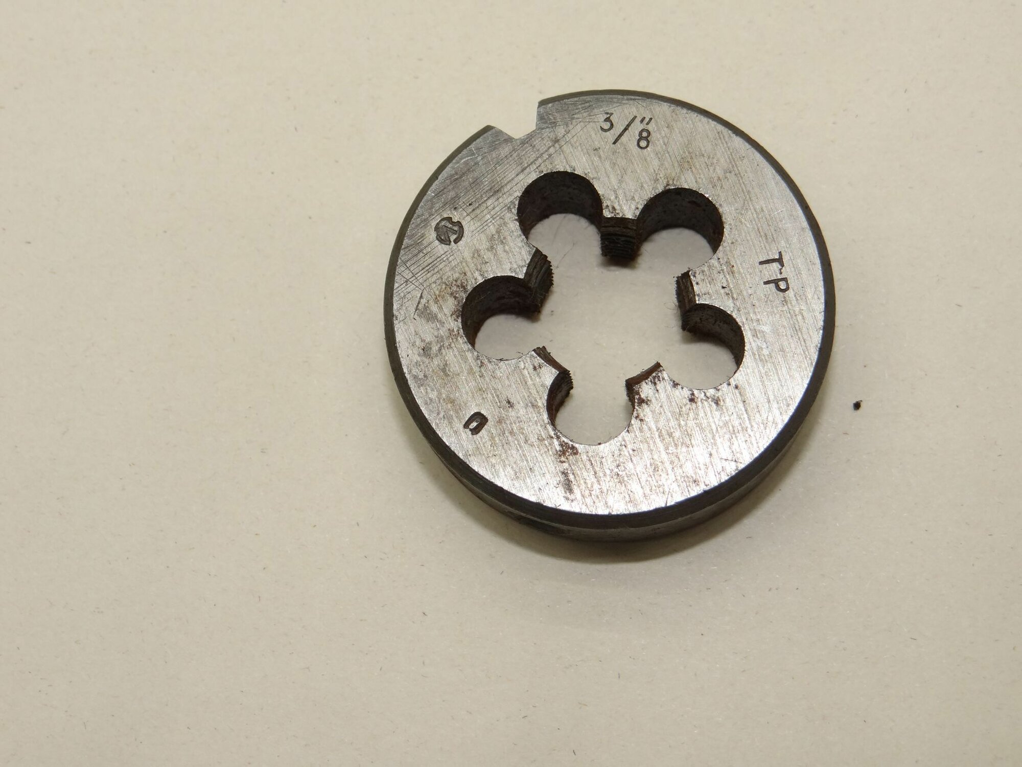 Плашка дюймовая 3/8" ТР d 45мм