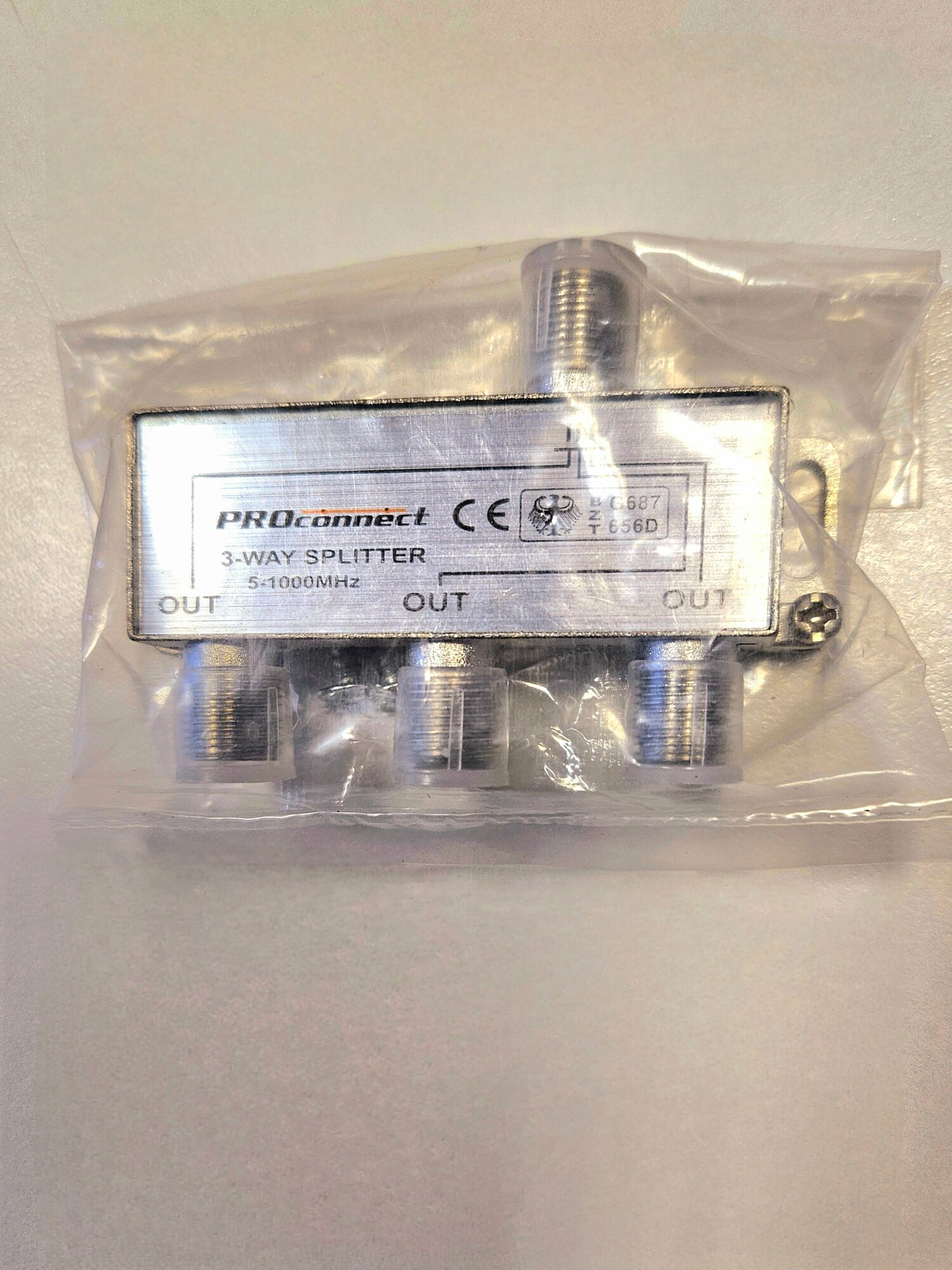 Делитель сплиттер телевизионный под F разъем на 3 выхода 5-1000 МГц