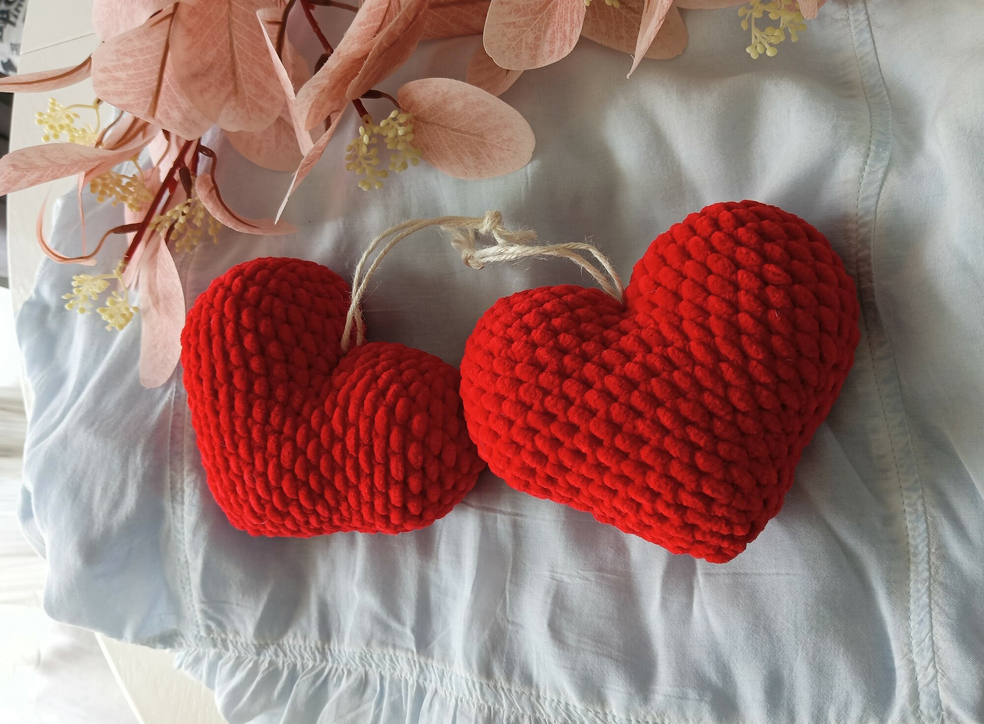 Набор из 2шт. вязаные сердца, красные, мягкие.