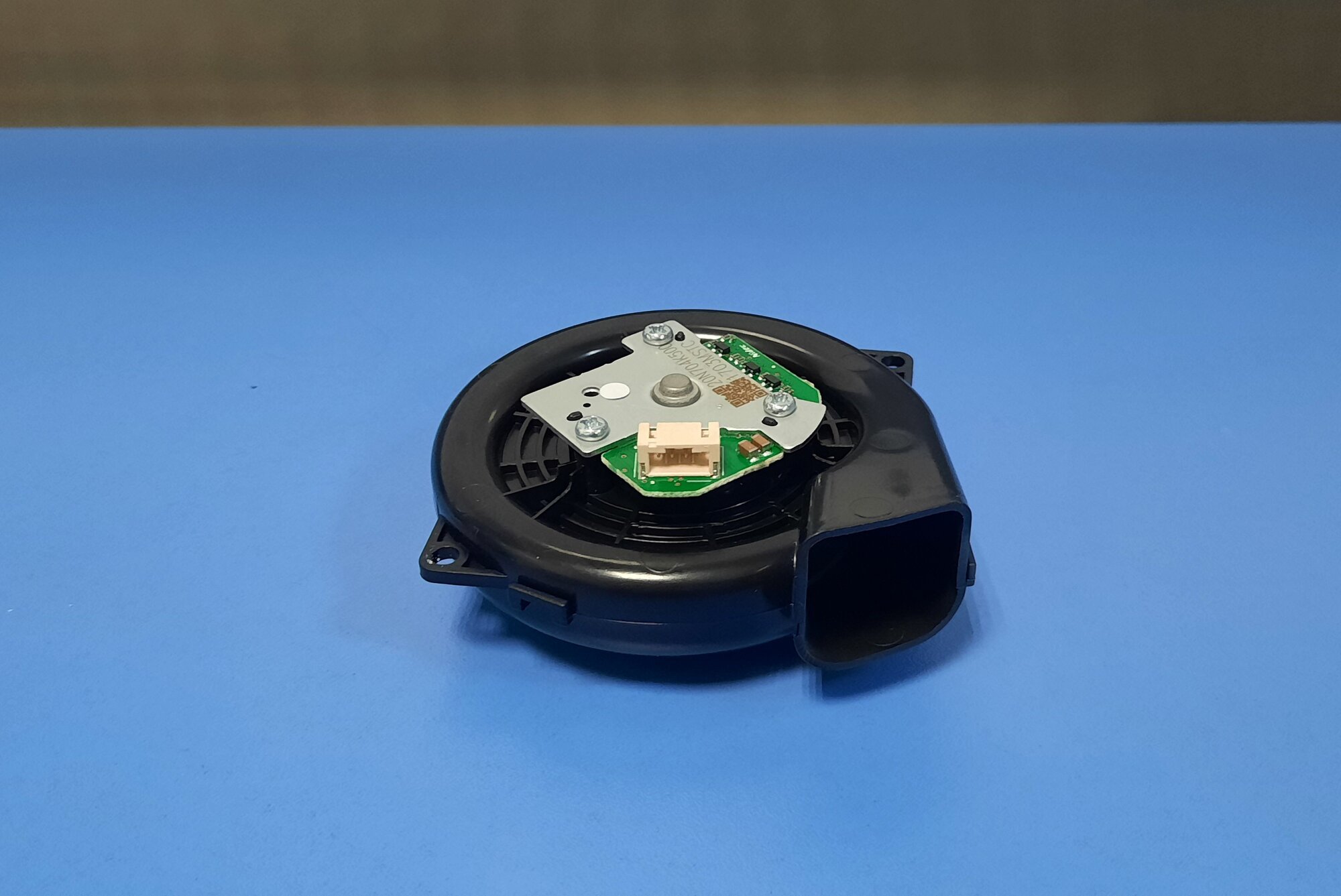 Вентилятор робота-пылесоса Redmond RV-650S