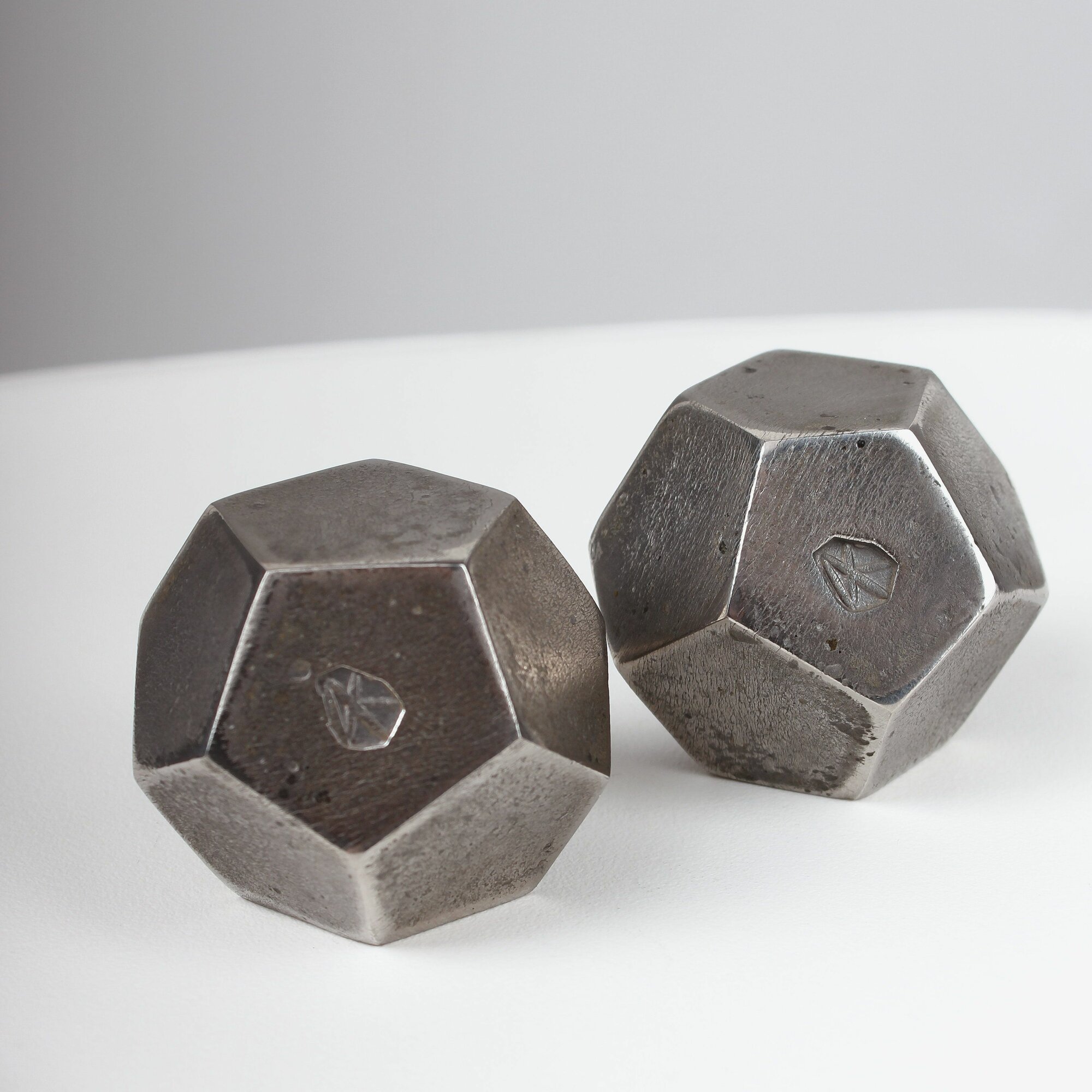Римские додекаэдры титановые кованые 45 мм