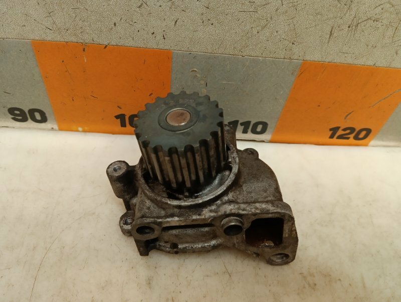 Б/У Насос водяной, 2.0 TD RF4F Помпа Mazda Premacy 2000 360603 MAZDA арт. RF2A15100A