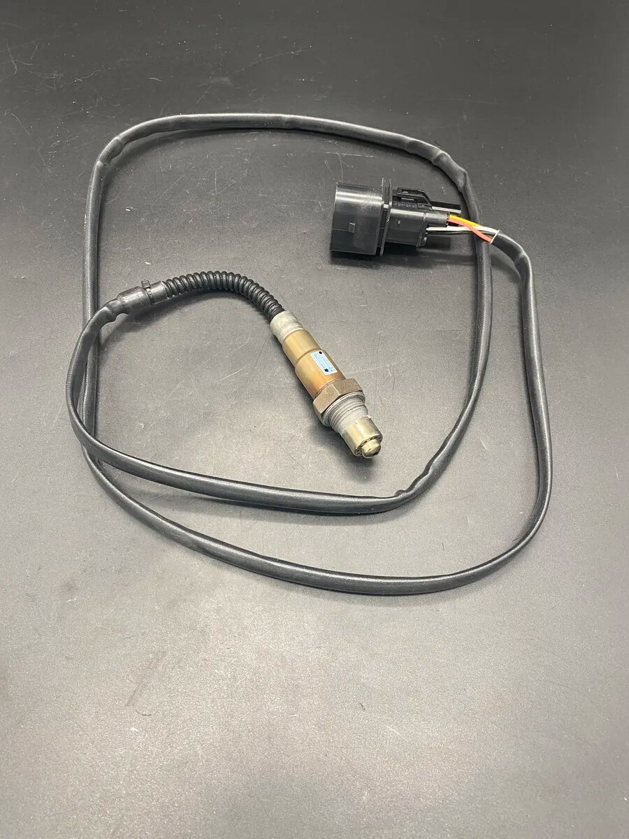 Кислородный датчик, лямбда зонд Новое Cargoparts