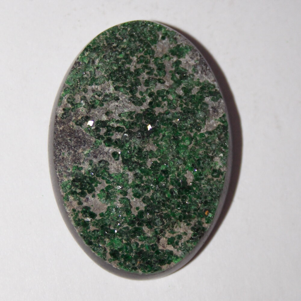 Коллекционный кабошон уваровит, 35х25х4 мм, Урал (Сараны) «True Stones»