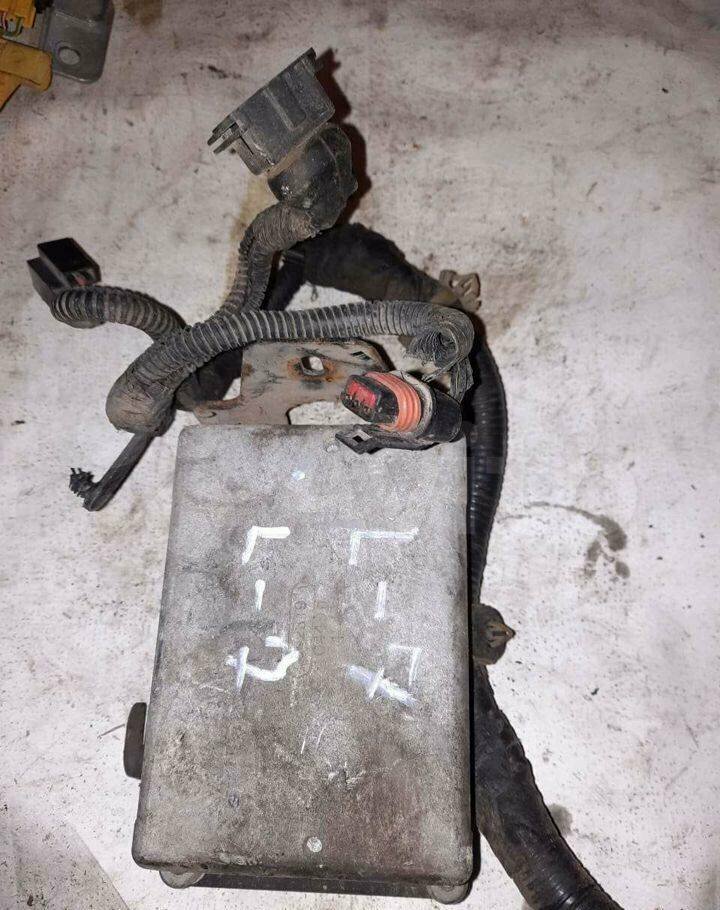 Блок управления ABS Chrysler Stratus 1999 P4605094