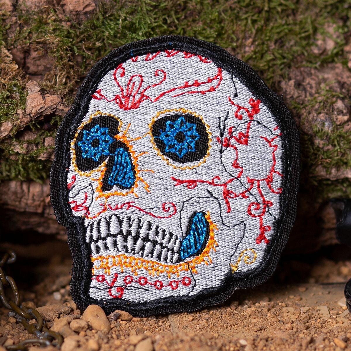 Нашивка ( шеврон патч patch ) тактическая Мексиканский череп вышитая на липучке 7,2х8 белая