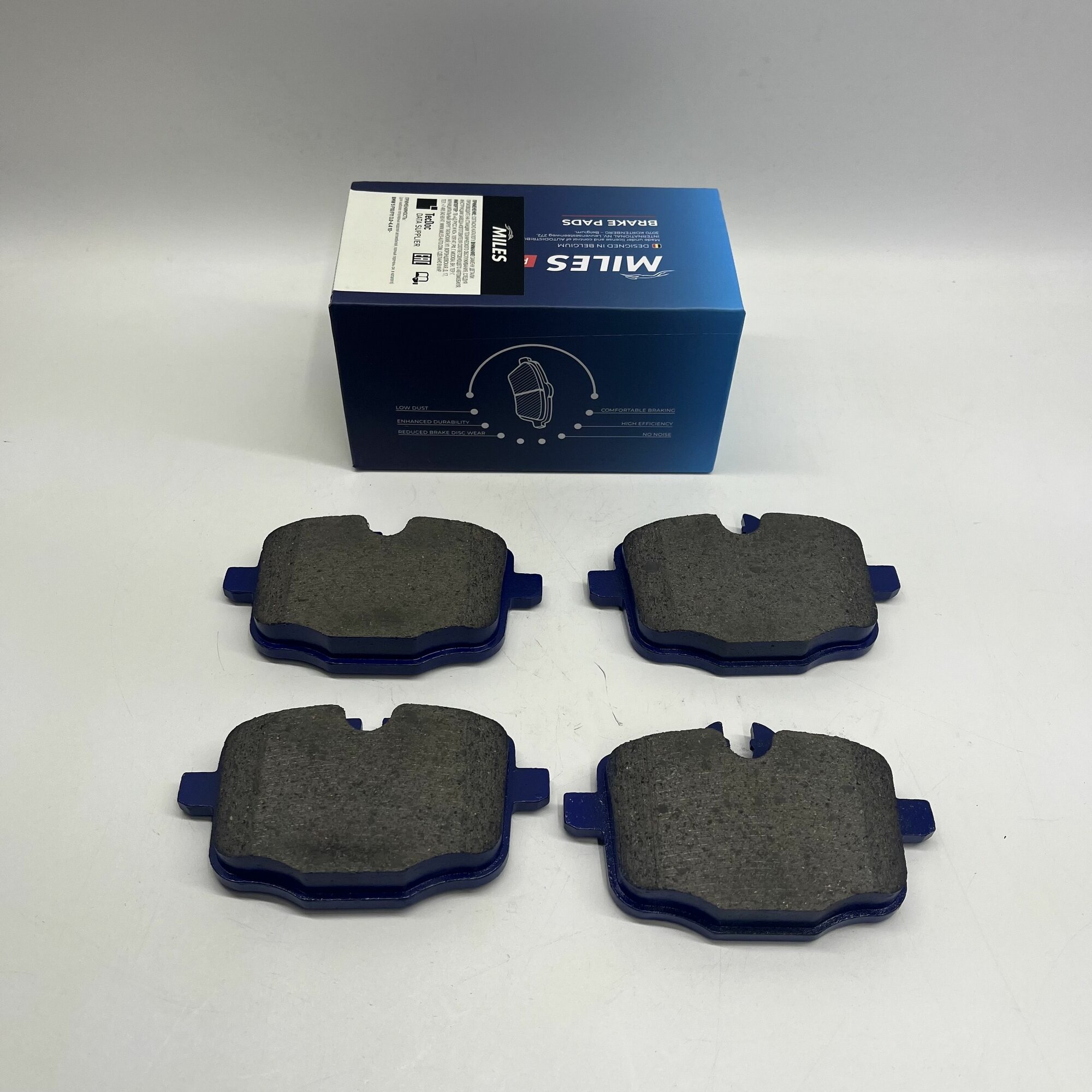 Тормозные колодки MILES E510892, для BMW, дисковые, керамические, задние — фото 1