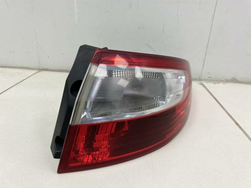 Фонарь задний наружный правый Renault Fluence 2010-2017 кат.номер: 265502140R