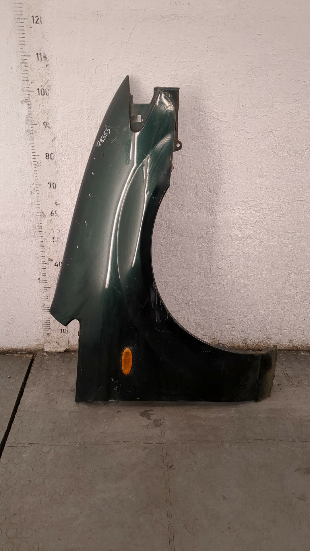 Крыло правое переднее Mazda Premacy Б/У