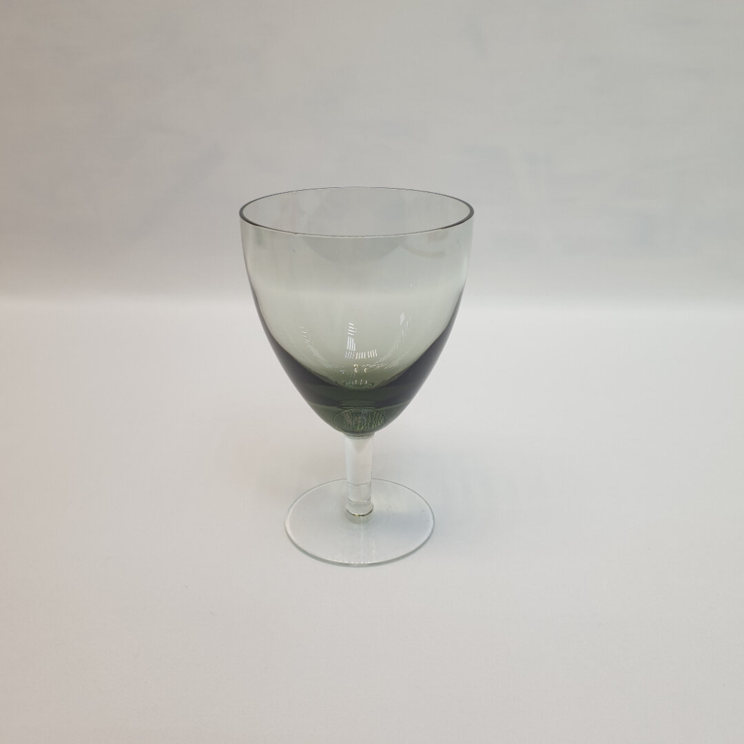 Бокал, цветное стекло 150 мл высота 12 см сколы, винтаж СССР