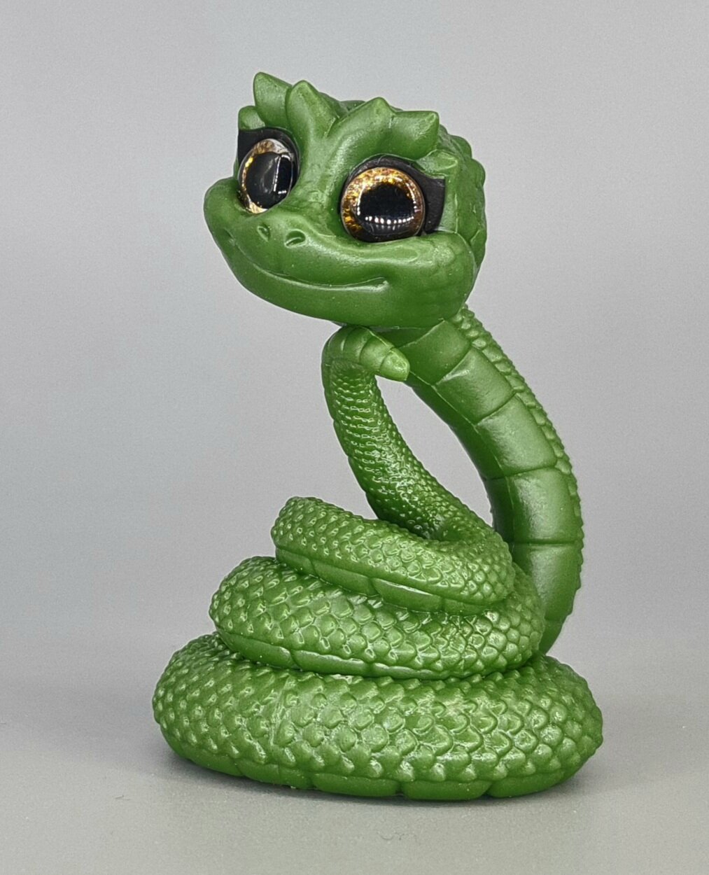 Фигурка дракончик гиги - коллекционная серия Цветные Дракончики PROSTO TOYS Вкусно и точка, 2025 г