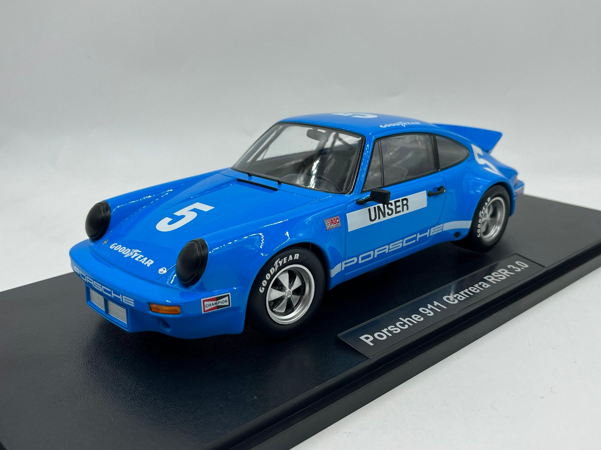 Модель автомобиля Porsche 911 Carrera RSR 3.0 в масштабе 1:18 от KK Scale
