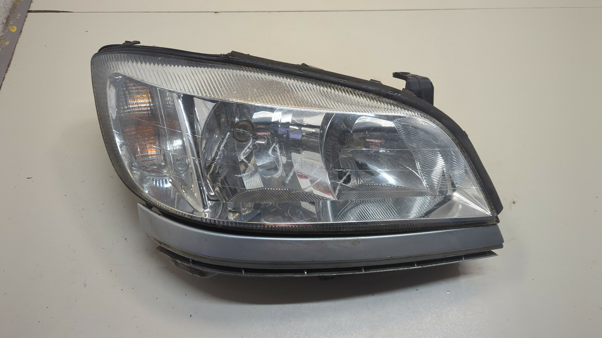 Фара (передняя) правая Opel Zafira A Б/У
