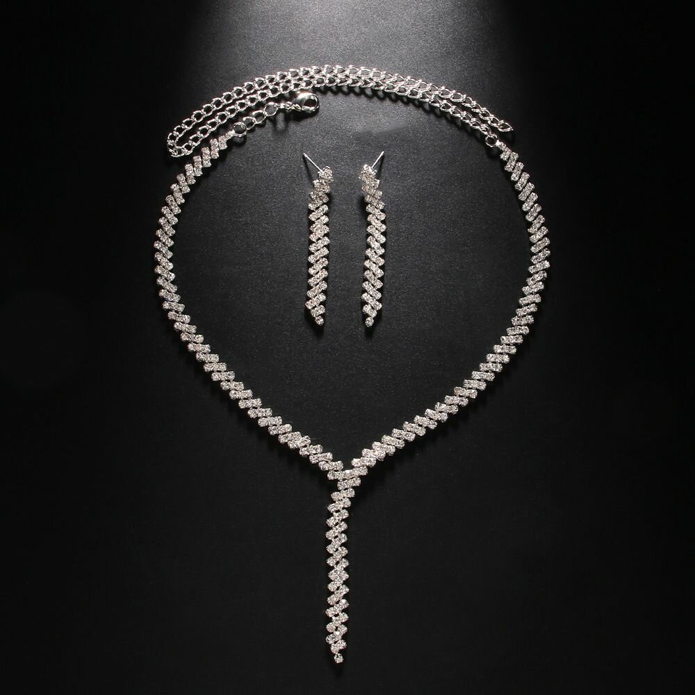 Комплект бижутерии: колье, серьги, кристаллы Swarovski, кристалл, горный хрусталь, хрусталь, искусственный камень