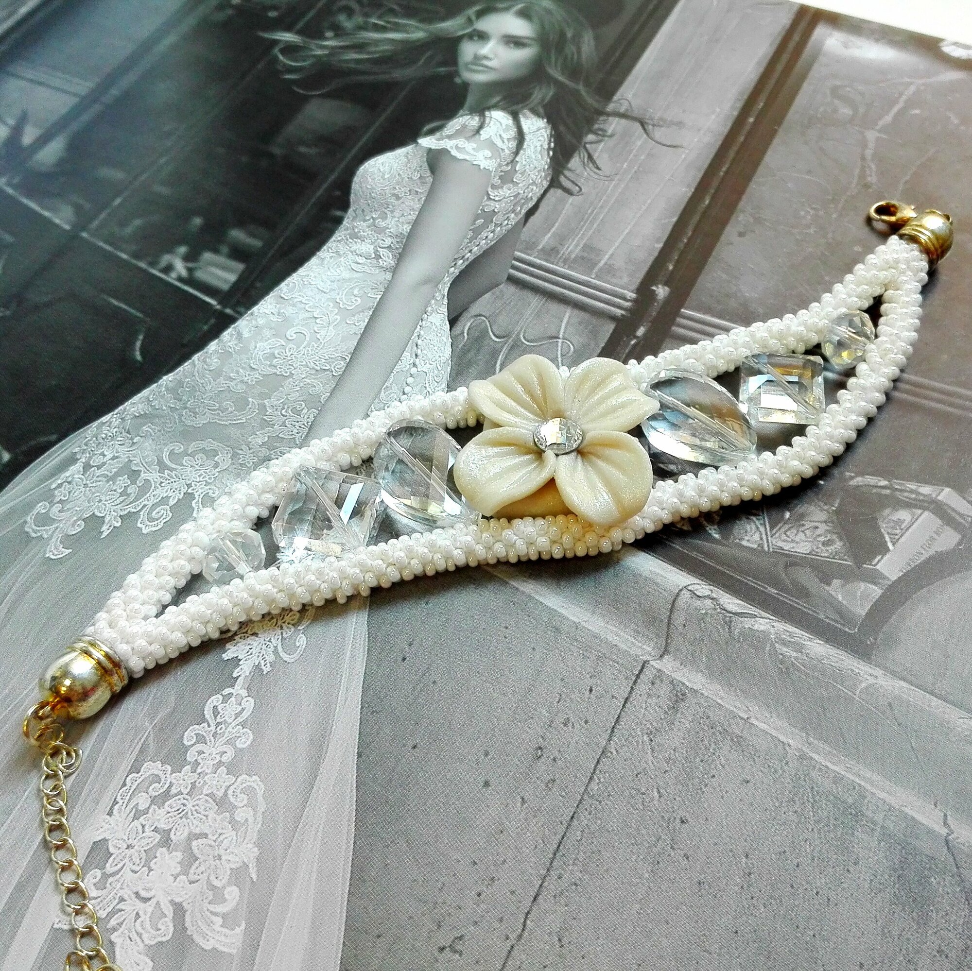 Плетеный браслет Чарующий Рай, стразы, полимерная глина, стекло, бисер