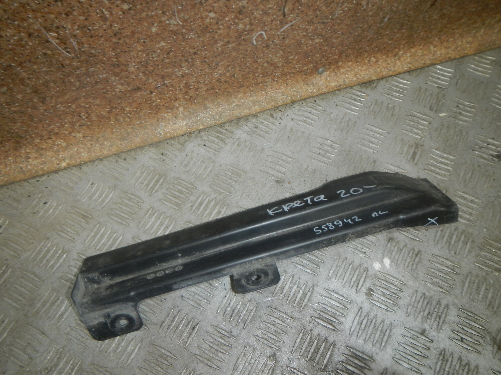 Б/У Воздуховод радиатора левый, Hyundai (Хендэ)-CRETA (21-) HYUNDAI CRETA (21-) Сломано крепление. 558942 Hyundai-KIA ар...