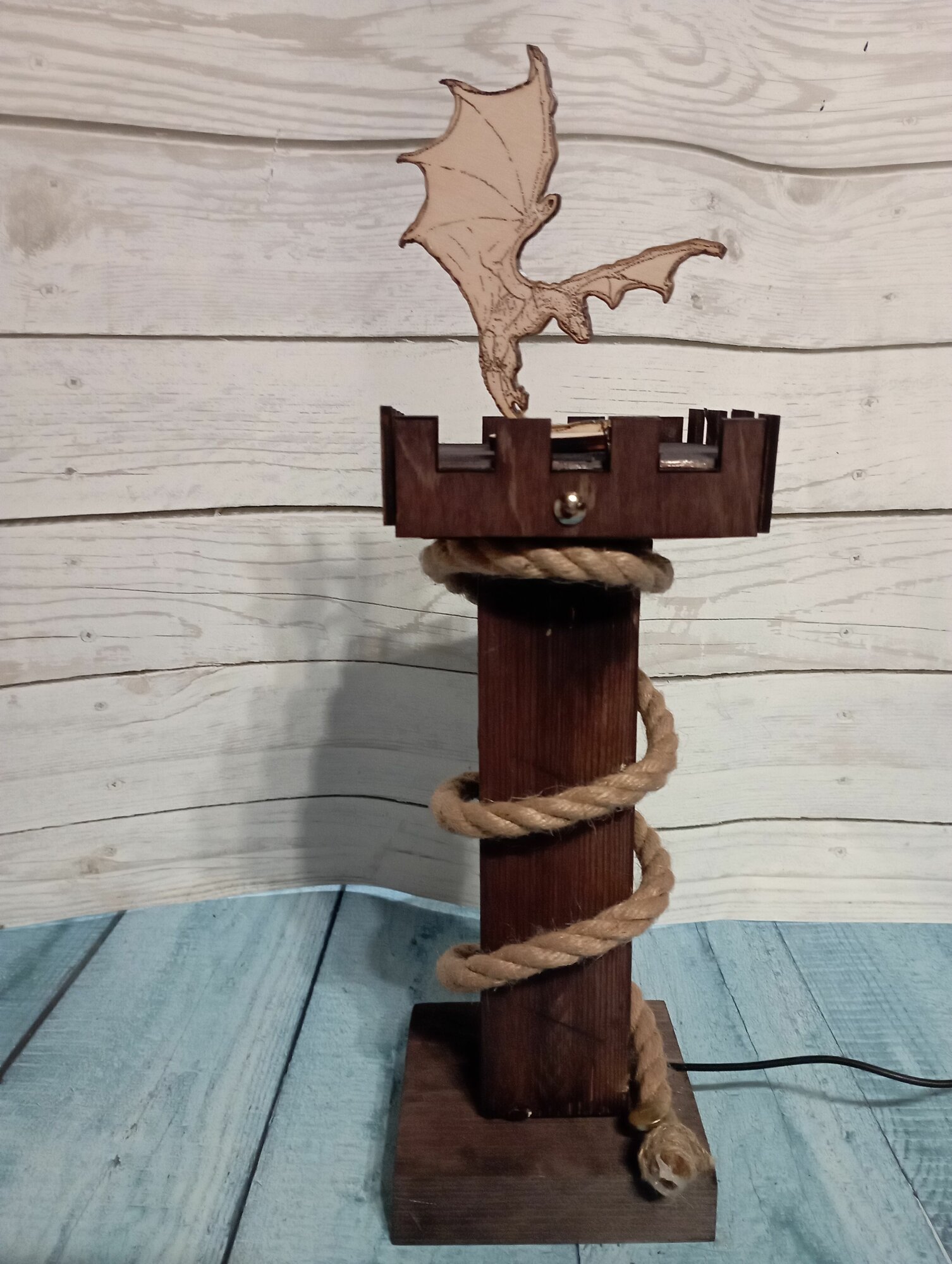 Светильник настольный ночник дракон на башне в стиле лофт