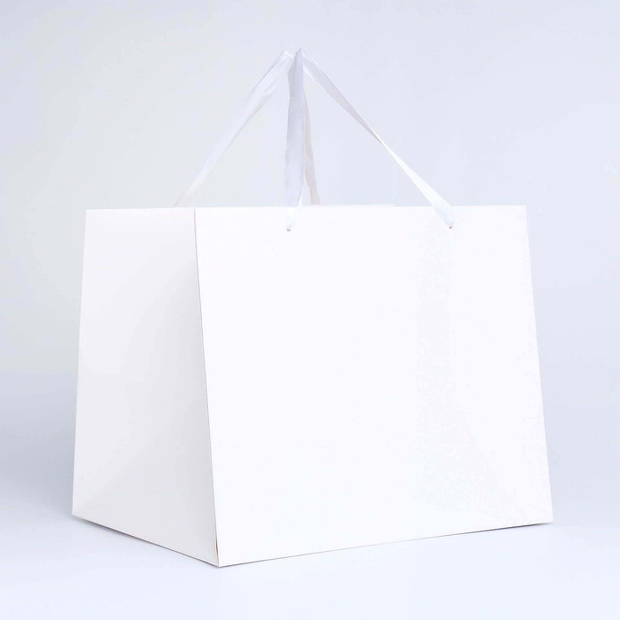 Подарочный пакет UPAK LAND, с широким дном 35×29×28 см, белый