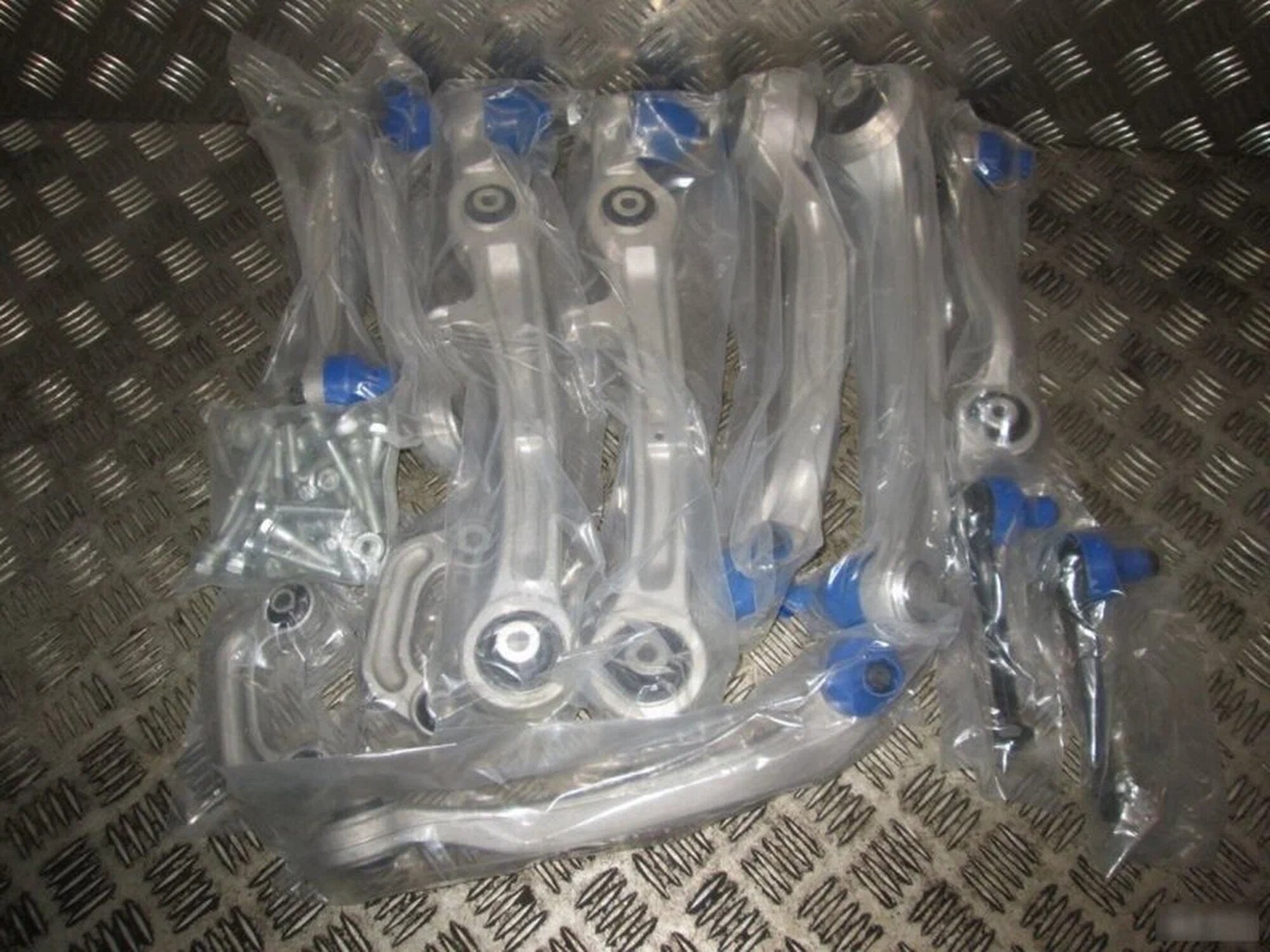 Комплект рычагов подвески Dominant Teknorot A666, передний, для Audi A6 C6, серый