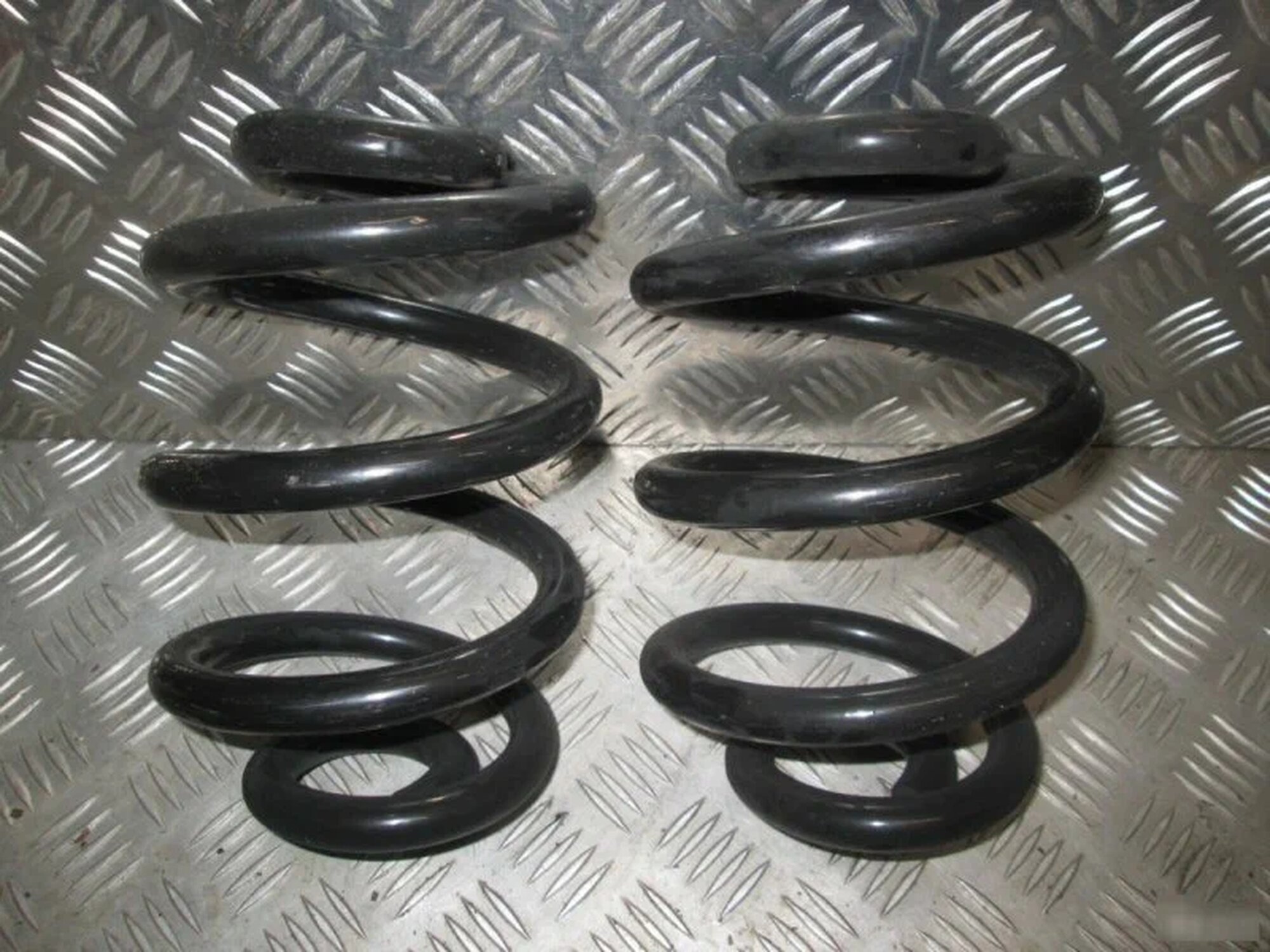 Пружина подвески Klakson 701511105M, для Volkswagen Transporter T4, задняя, универсальная, чёрная, 18 мм