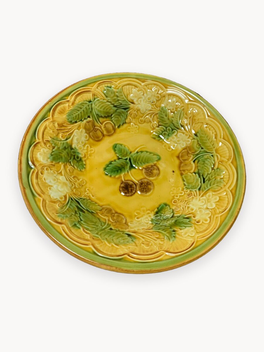 Фаянсовое блюдо - сухарница "Вишенки"