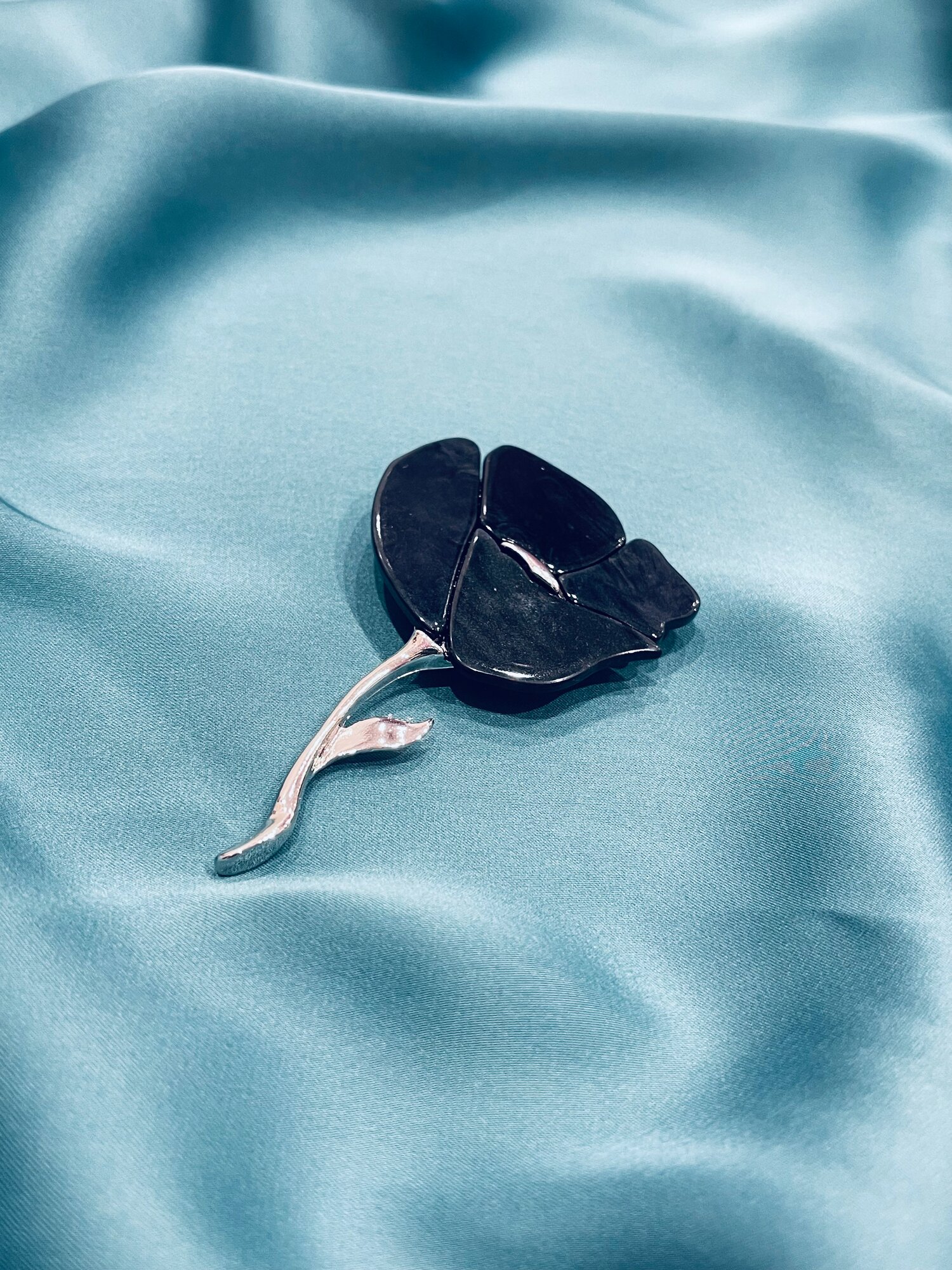 Брошь, перламутр синтетический