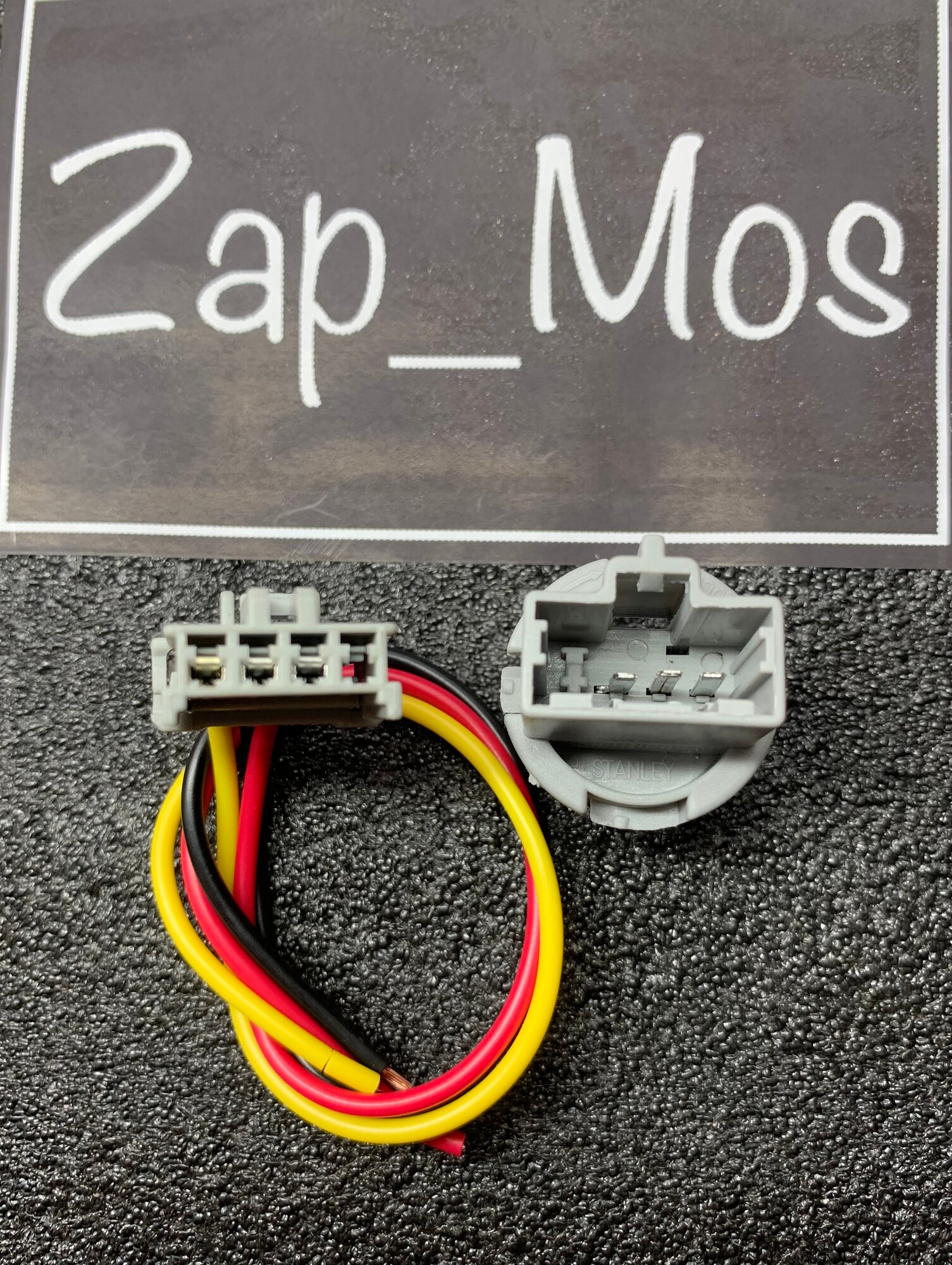 Патрон Stanley + разъем фишка для стоп сигнала фонаря Honda Mazda