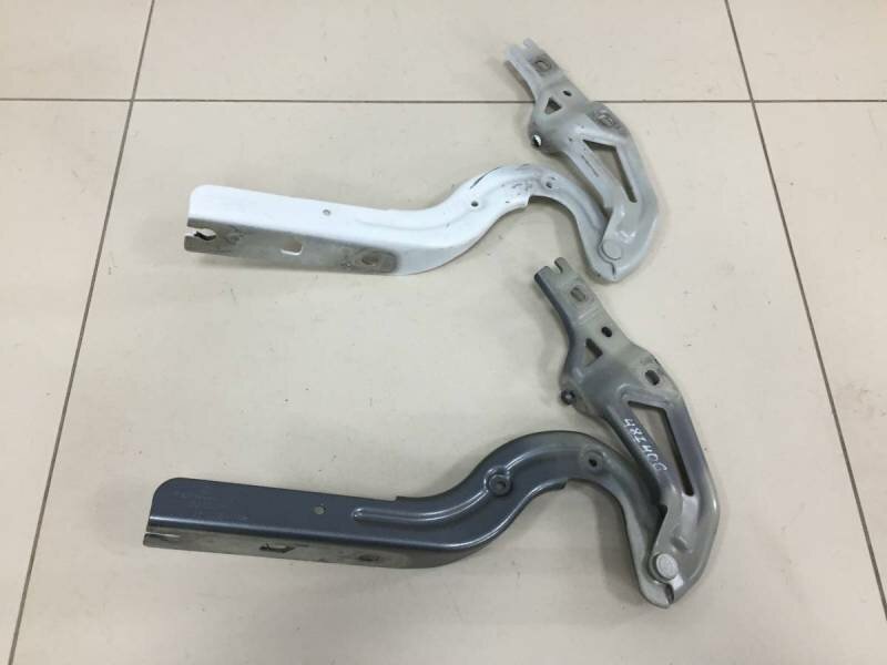 Петля капота правая Volkswagen Taos 2020 кат.номер: 2GL823302