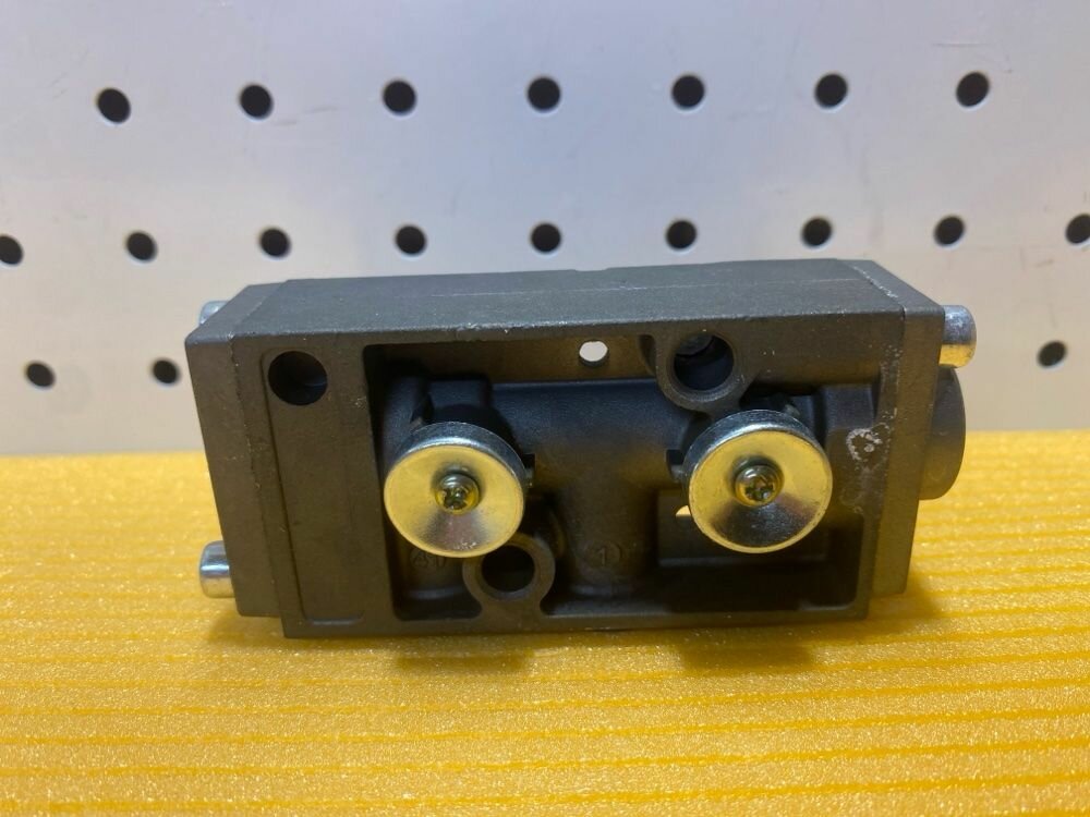 Клапан включения пониженной/повышенной передачи кпп MAN DAF RENAULT IVECO (МАН ДАФ рено ивеко)