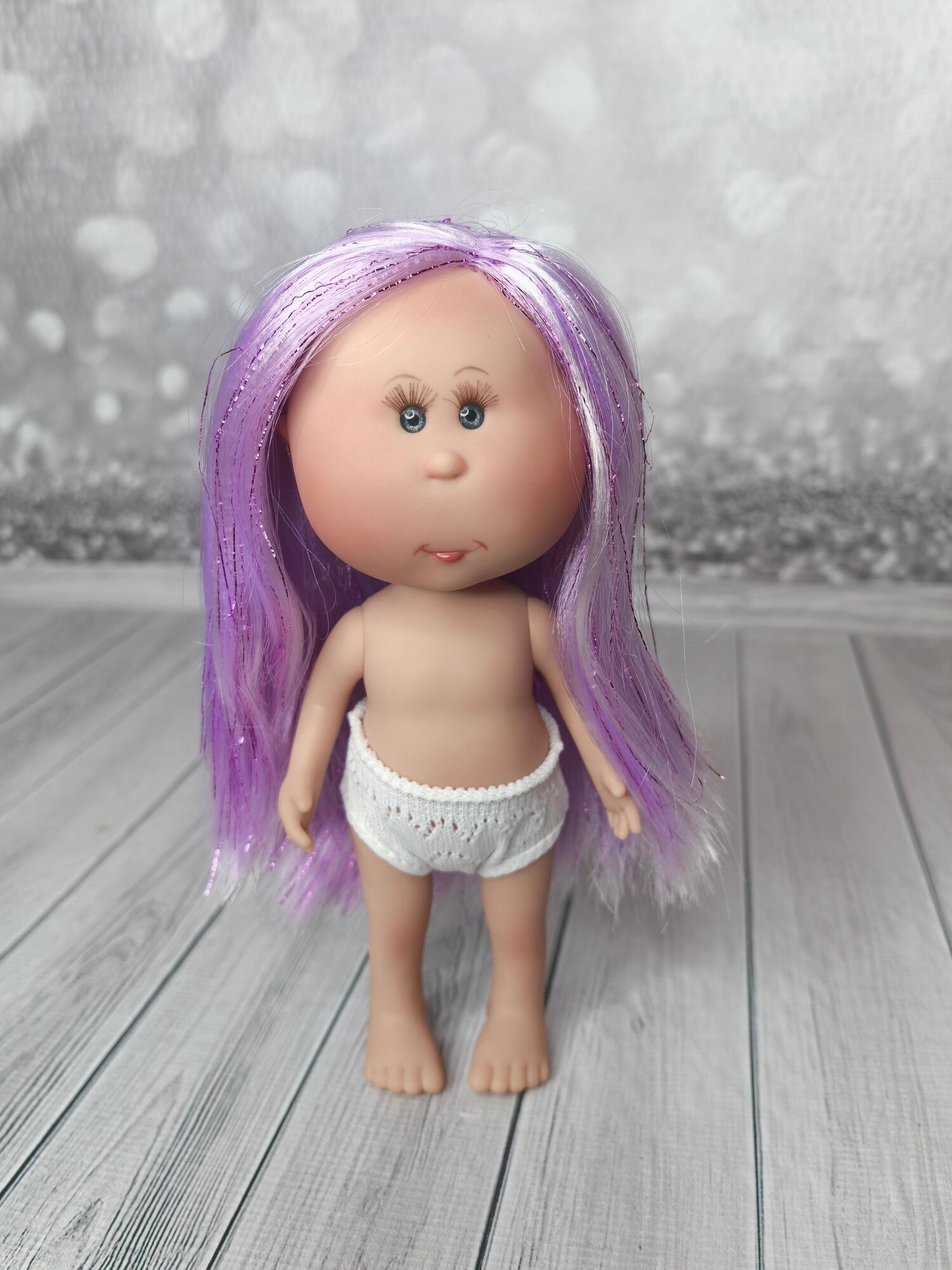 Кукла мини Миа с ресничками Nines виниловая, 23см (Испания) булочка