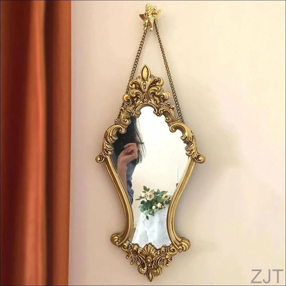 Зеркало настенное в стиле рококо с золотым покрытием (20 40 см, с ангелочком)