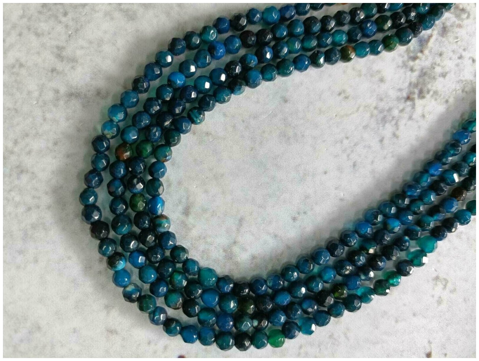 Бусины шар огранка 4мм. Натуральный камень. Синий Агат. 90шт / 37 см / нить