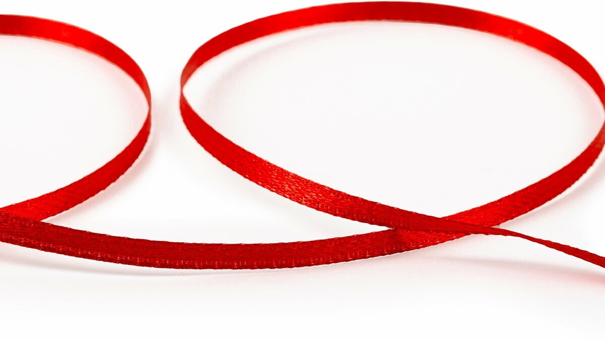 Лента атласная 3 мм (1/8 ") Gamma AL-3P двухстор. 91.4 м №065 красный