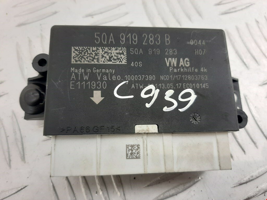 Блок управления парктрониками Audi A3 8V 5QA919283B арт. 727002