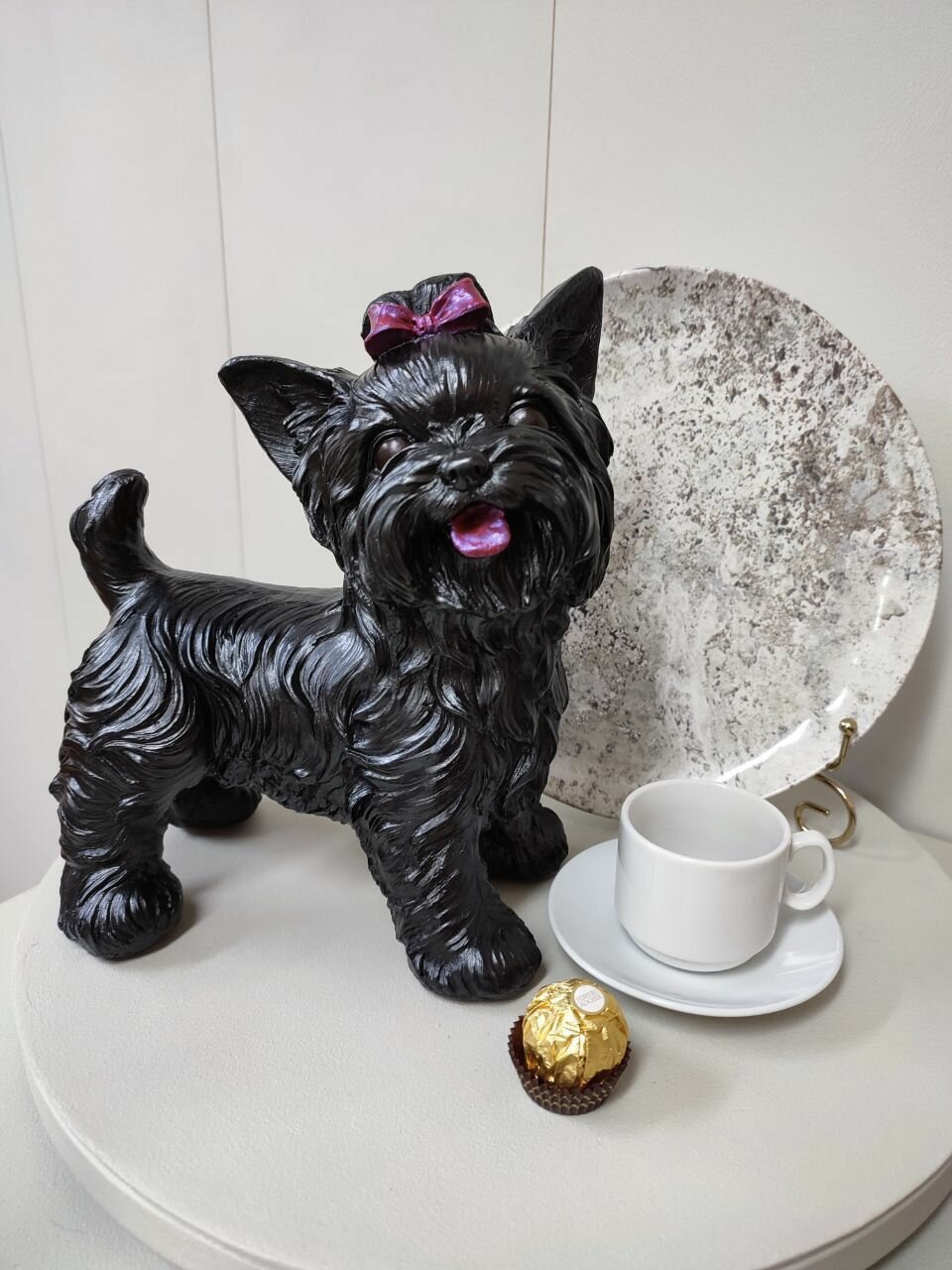 Статуэтка интерьерная большая, Собачка йорк в декоре "Black Moiret" , выс. 25 см. , сувенир, фигура из гипса декоративная для дома и офиса.