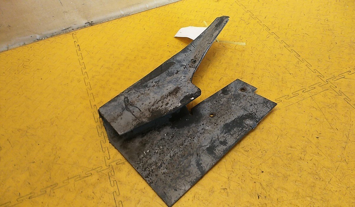 Брызговик задний Sprinter (901-905)/Sprinter Classic (909) Mercedes-Benz A9098820100