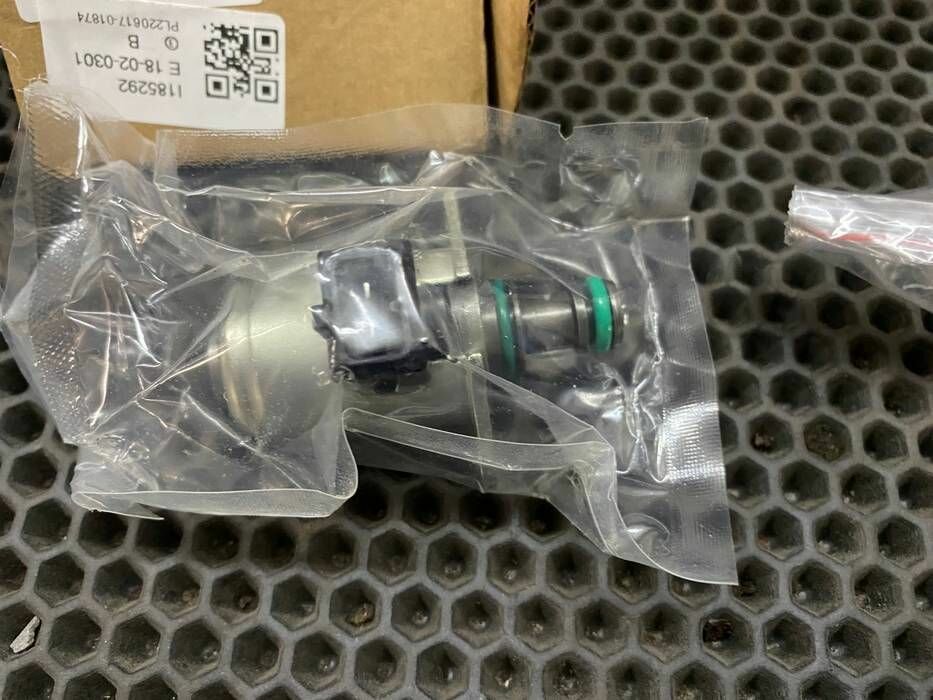 Новый Клапан Рулевой Рейки на Mercedes 164 A2114600984 CLS500 CLS55 CLS63 E320 SL65 SLK280 SLK300 SLK350 SLK55