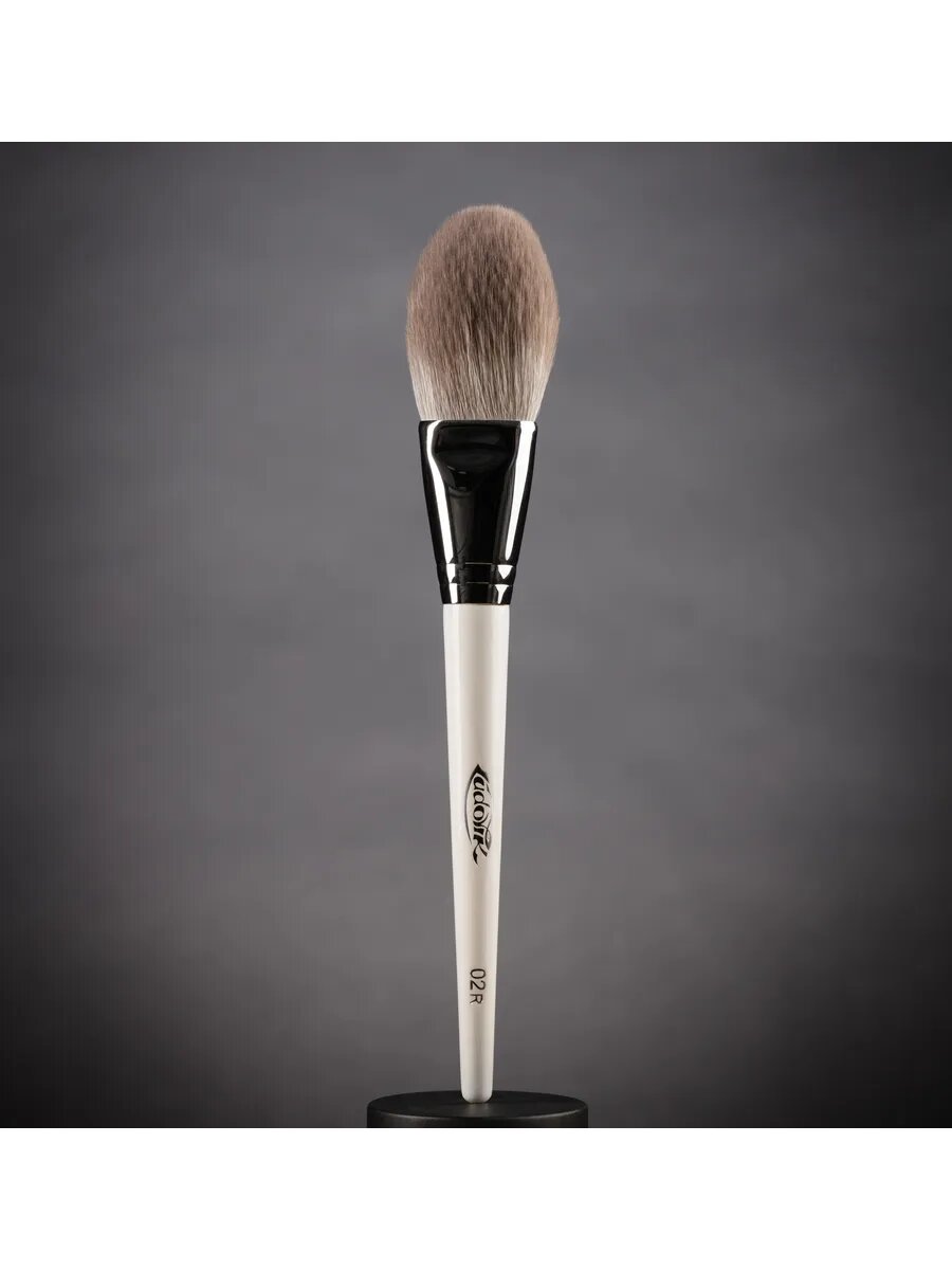 Ludovik 02R Кисть для нанесения пудры, румян, сухой коррекции, из кукурузной синтетики