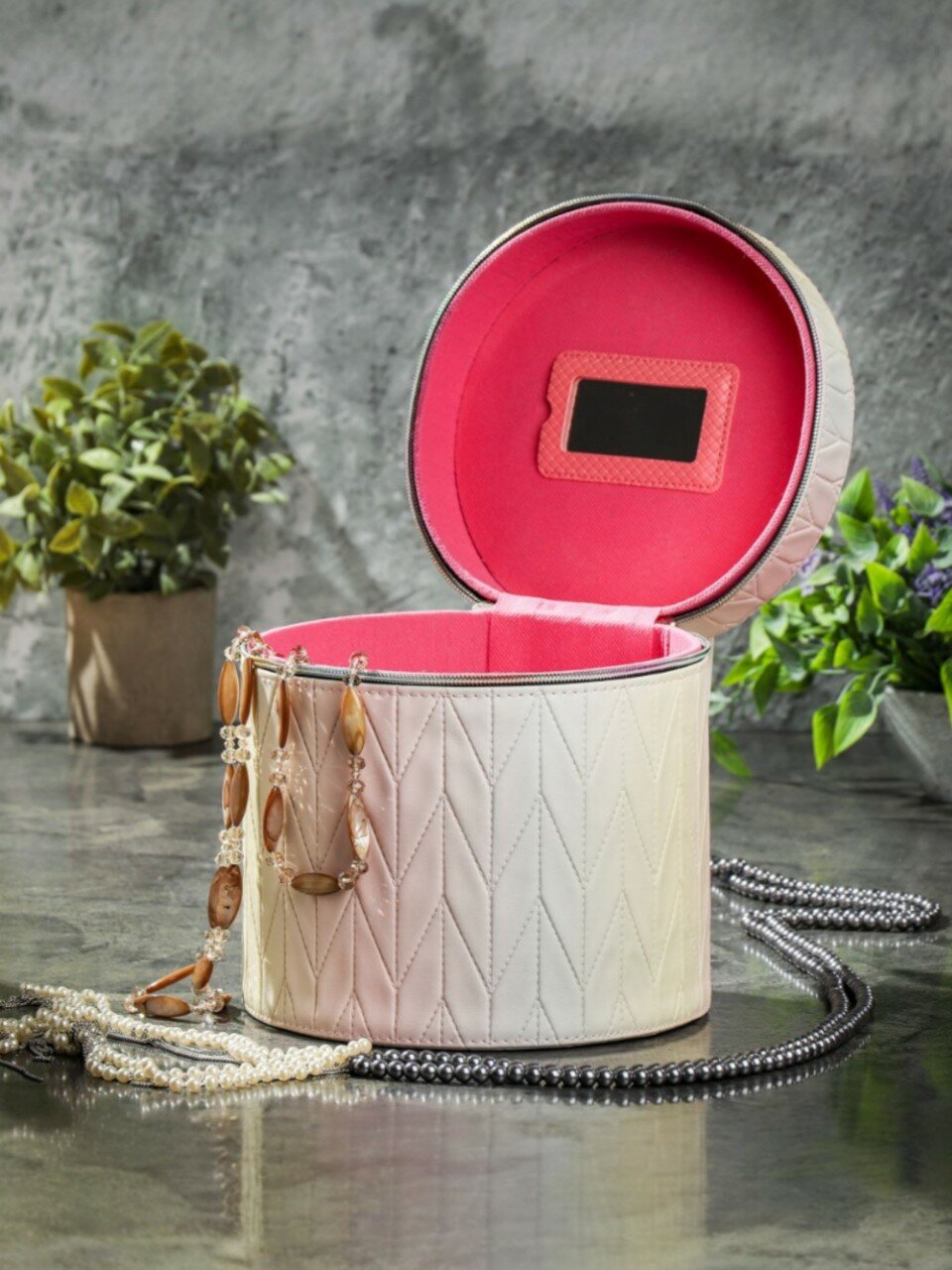 Шкатулка круглая полимерная перламутровая 20х19.5х20 см, Китай