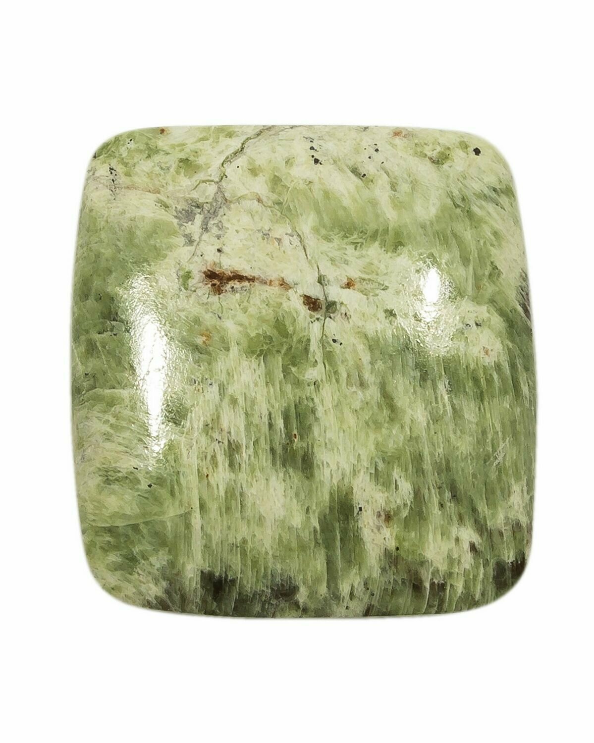 Кабошон из хромдиопсида размером 27х26х5 мм.