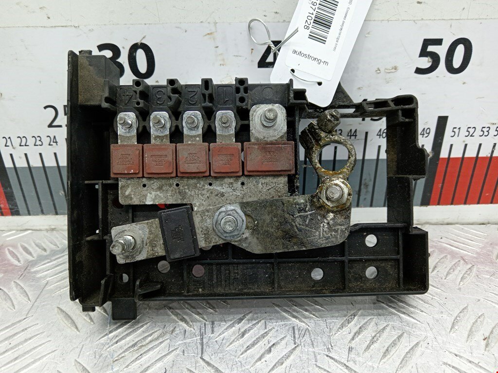 Клемма аккумулятора плюс Opel Astra J 13302305 арт. 1971028