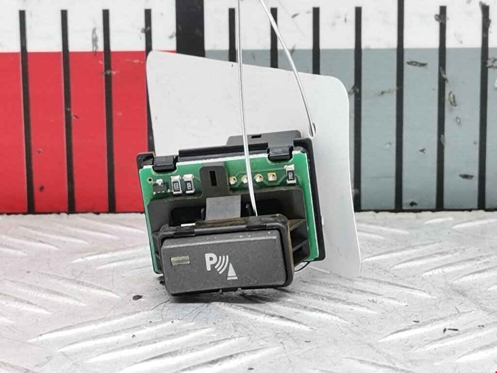 Кнопка парктроника BMW 7-Series (E65/E66) 61326942023 арт. 1905125